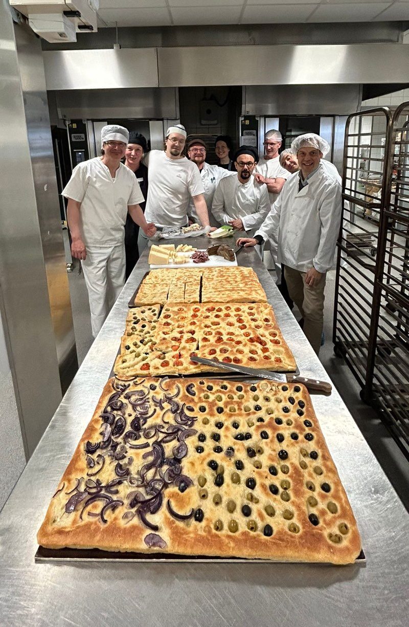 Making authentic Italian bread at the Salpaus bakery school - Senson